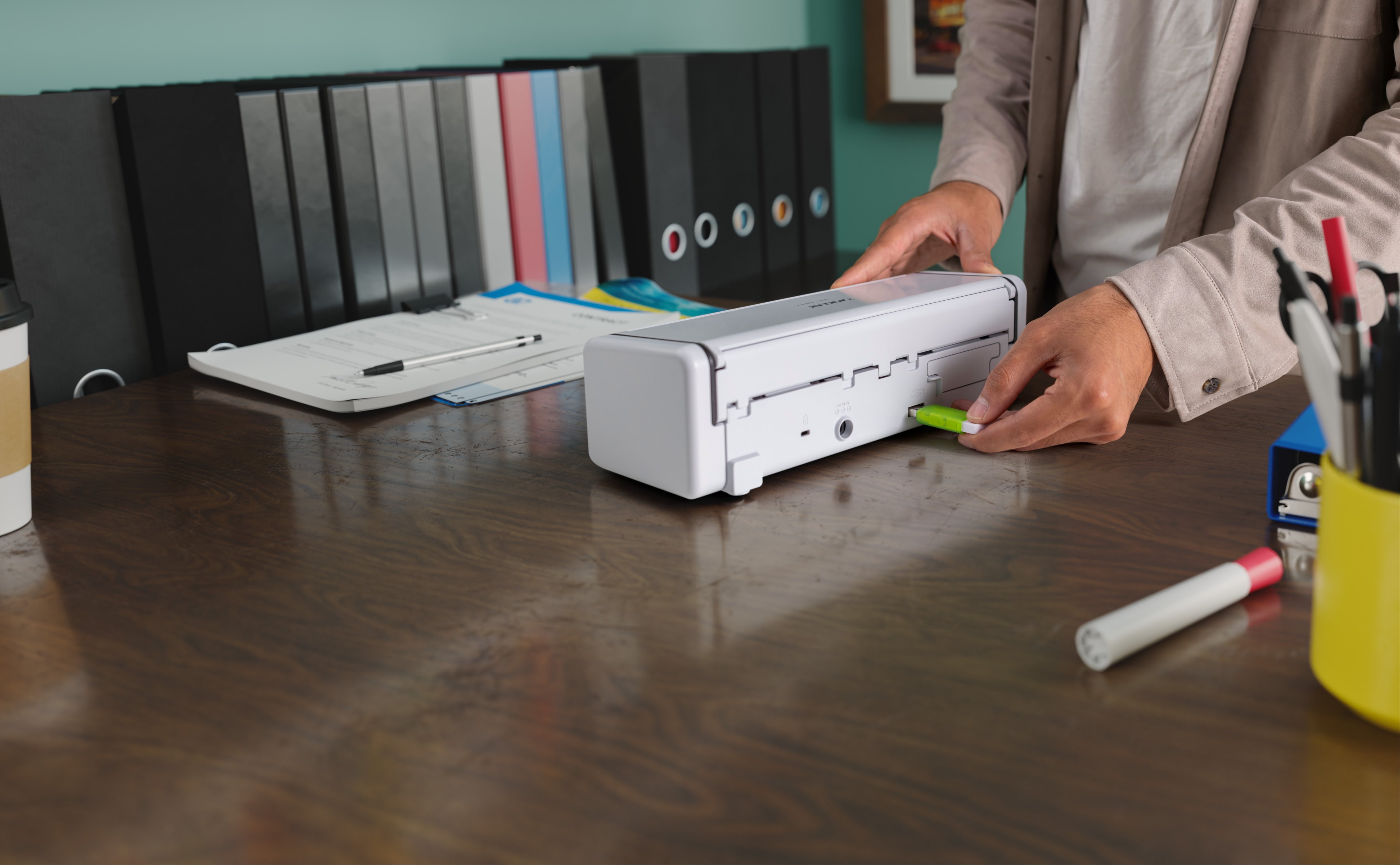 Novo ADS-1350W: o Scanner que digitaliza até 1000 folhas por dia!