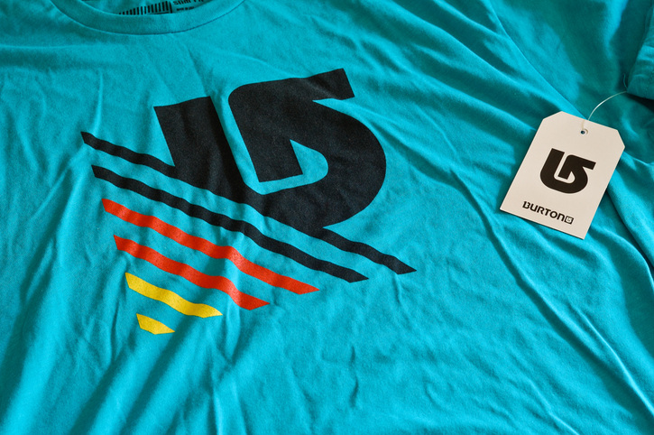 Passo a passo para criar uma marca de roupa mesmo sem espaço